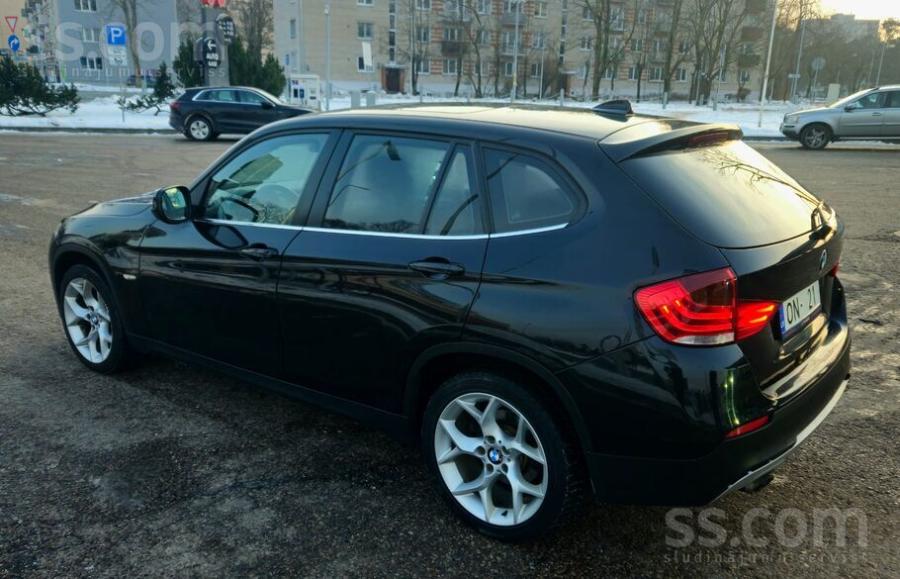 Melns BMW X1 2010 Rīga, ar dzinēja tilpumu 2.00 L un nobraukumu 325 tūkst. km par 7800 €, foto 2 vietnē AUTOMOTO.COM.LV