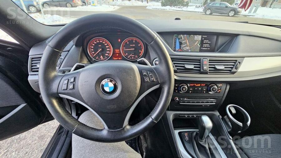 Melns BMW X1 2010 Rīga, ar dzinēja tilpumu 2.00 L un nobraukumu 325 tūkst. km par 7500 €, foto 16 vietnē AUTOMOTO.COM.LV