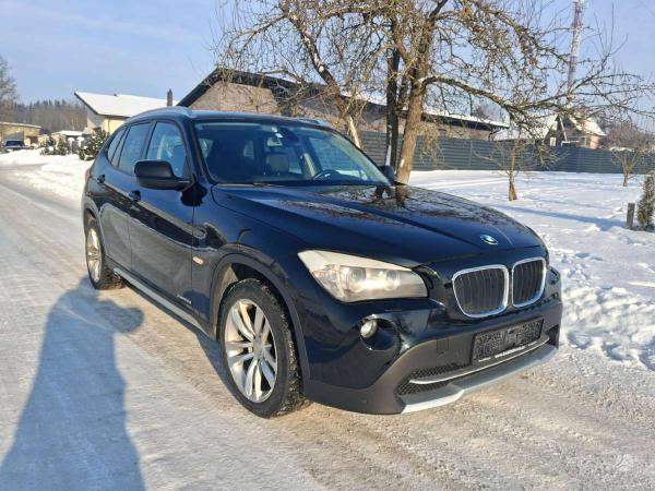 Black BMW X1 2010 in Raseiniai, with an engine capacity of 2.00 L and mileage of 271 thousand km for 5300 €, photo 6 on AUTOMOTO.COM.LV
