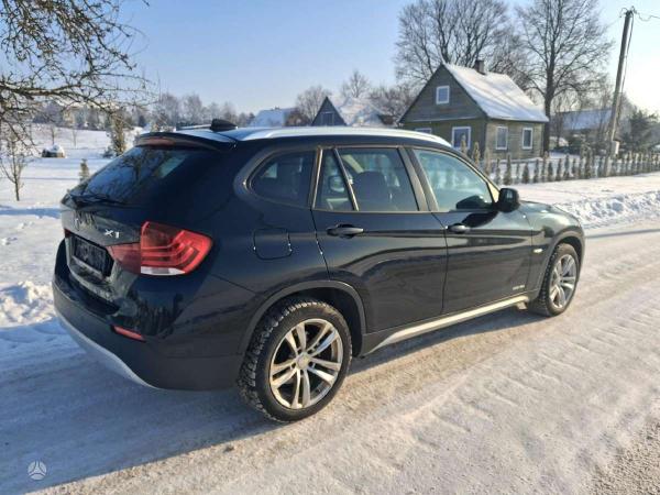 Black BMW X1 2010 in Raseiniai, with an engine capacity of 2.00 L and mileage of 271 thousand km for 5300 €, photo 7 on AUTOMOTO.COM.LV
