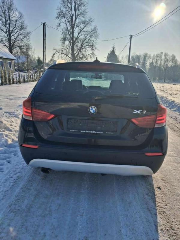 Black BMW X1 2010 in Raseiniai, with an engine capacity of 2.00 L and mileage of 271 thousand km for 5300 €, photo 8 on AUTOMOTO.COM.LV