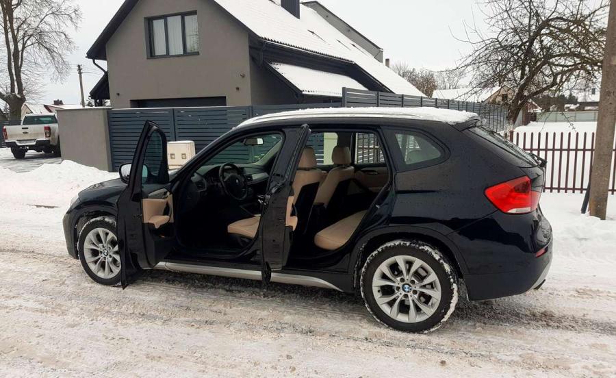Melns BMW X1 2010 Kėdainiai, ar dzinēja tilpumu 2.00 L un nobraukumu 260 tūkst. km par 5800 €, foto 5 vietnē AUTOMOTO.COM.LV