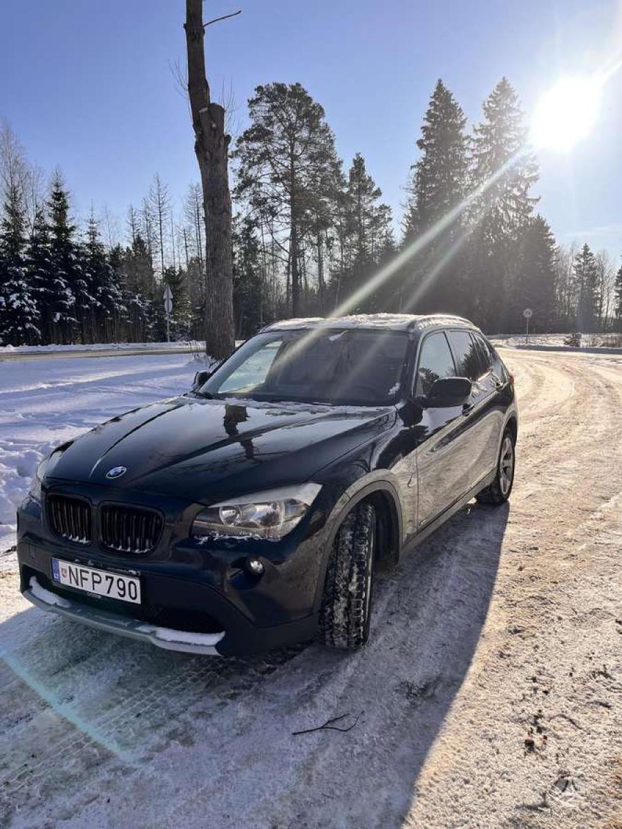 Black BMW X1 2010 in Sirvintos, with an engine capacity of 2.00 L and mileage of 347 thousand km for 5000 €, photo 8 on AUTOMOTO.COM.LV