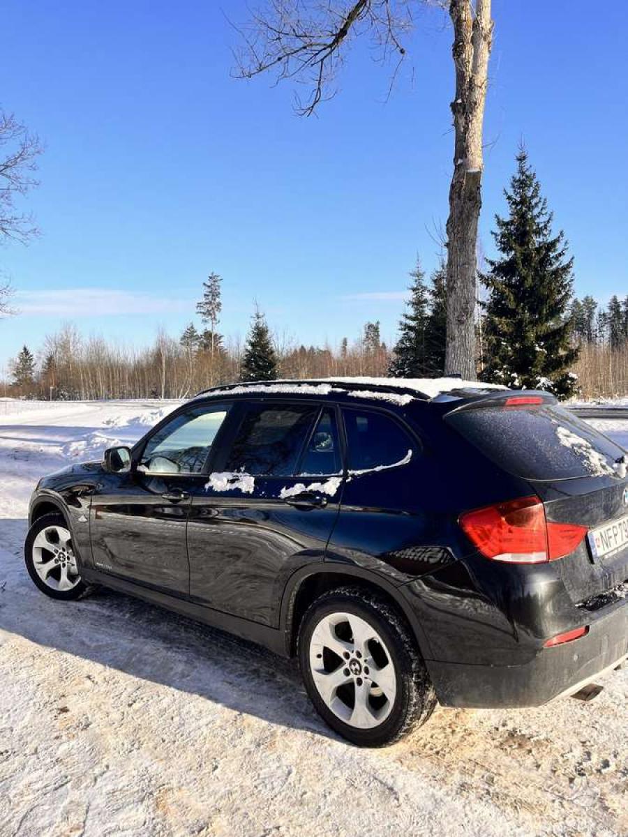 Black BMW X1 2010 in Sirvintos, with an engine capacity of 2.00 L and mileage of 347 thousand km for 5000 €, photo 9 on AUTOMOTO.COM.LV