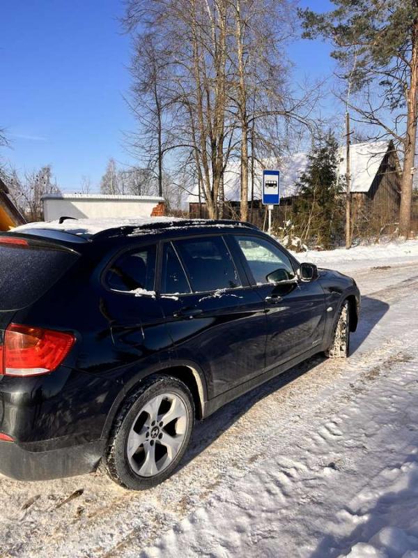 Black BMW X1 2010 in Sirvintos, with an engine capacity of 2.00 L and mileage of 347 thousand km for 5000 €, photo 10 on AUTOMOTO.COM.LV