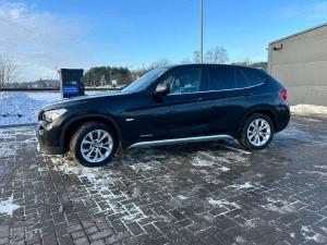 Melns BMW X1 2010 Kauņa, ar dzinēja tilpumu 2.00 L un nobraukumu 393 tūkst. km par 5200 €, foto 2 vietnē AUTOMOTO.COM.LV