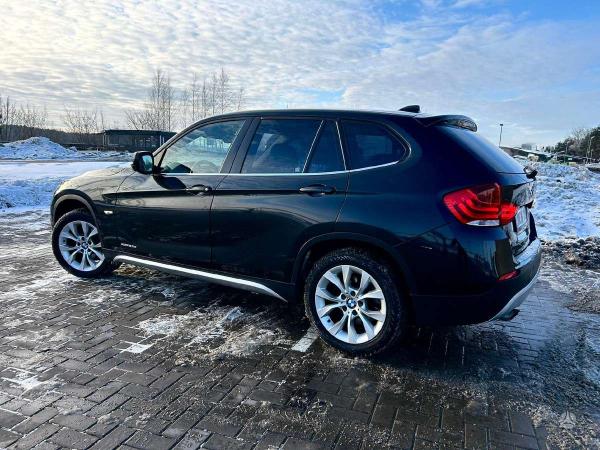 Melns BMW X1 2010 Kauņa, ar dzinēja tilpumu 2.00 L un nobraukumu 393 tūkst. km par 5200 €, foto 3 vietnē AUTOMOTO.COM.LV