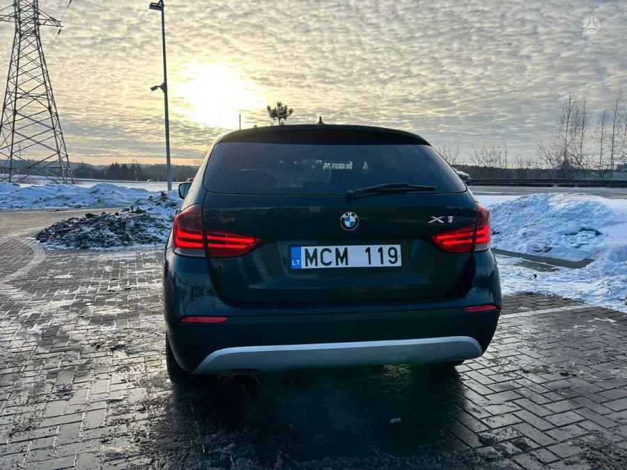 Melns BMW X1 2010 Kauņa, ar dzinēja tilpumu 2.00 L un nobraukumu 393 tūkst. km par 5200 €, foto 4 vietnē AUTOMOTO.COM.LV
