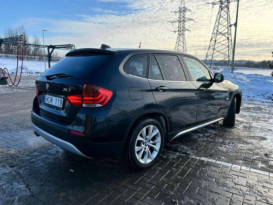 Melns BMW X1 2010 Kauņa, ar dzinēja tilpumu 2.00 L un nobraukumu 393 tūkst. km par 5200 €, foto 5 vietnē AUTOMOTO.COM.LV