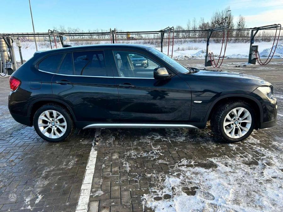 Melns BMW X1 2010 Kauņa, ar dzinēja tilpumu 2.00 L un nobraukumu 393 tūkst. km par 5200 €, foto 6 vietnē AUTOMOTO.COM.LV