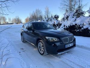 Melns BMW X1 2010 Viļņa, ar dzinēja tilpumu 0.00 L un nobraukumu 390 tūkst. km par 6400 €, foto  vietnē AUTOMOTO.COM.LV