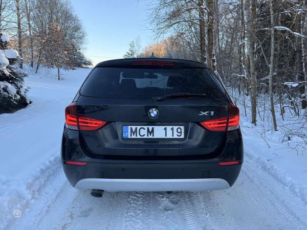 Melns BMW X1 2010 Viļņa, ar dzinēja tilpumu 0.00 L un nobraukumu 390 tūkst. km par 6400 €, foto 4 vietnē AUTOMOTO.COM.LV