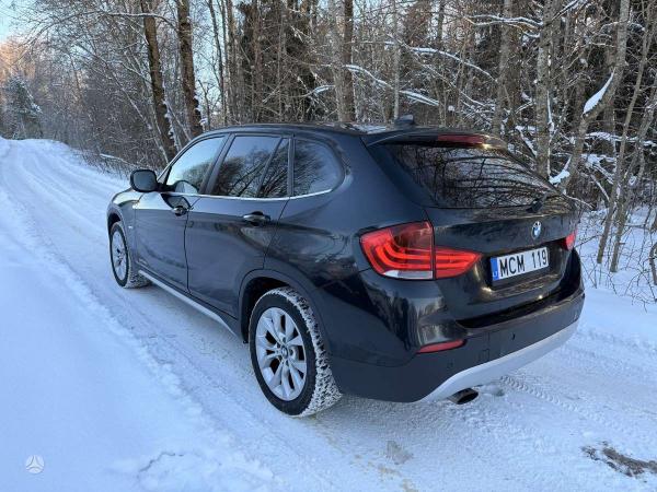Melns BMW X1 2010 Viļņa, ar dzinēja tilpumu 0.00 L un nobraukumu 390 tūkst. km par 6400 €, foto 5 vietnē AUTOMOTO.COM.LV