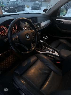 Black BMW X1 2010 in Kaunas, with an engine capacity of 2.00 L and mileage of 259 thousand km for 5990 €, photo 9 on AUTOMOTO.COM.LV