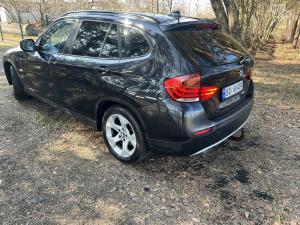 Melns BMW X1 2010 Marijampole, ar dzinēja tilpumu 2.00 L un nobraukumu 265 tūkst. km par 4300 €, foto 4 vietnē AUTOMOTO.COM.LV