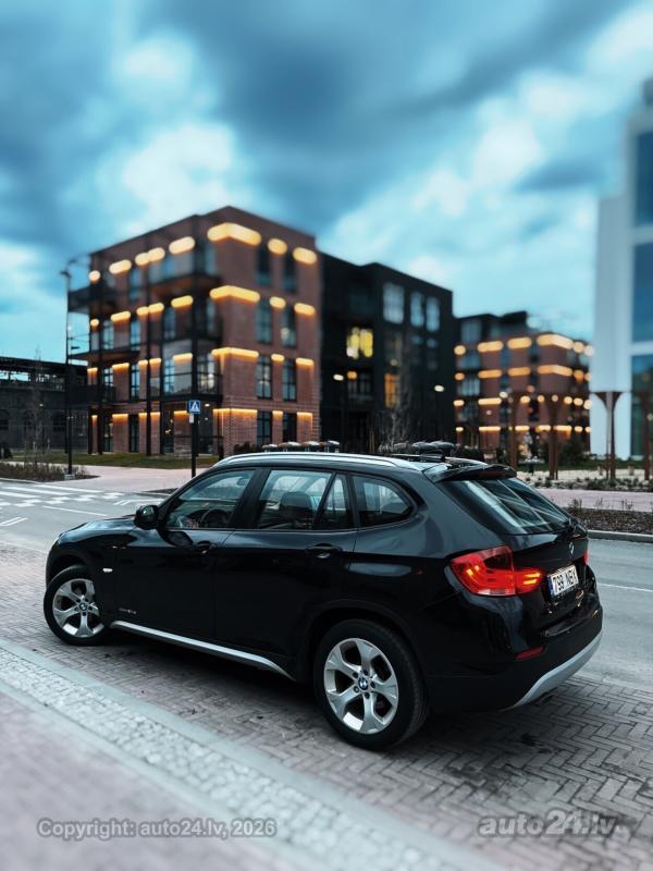 Black BMW X1 2010 in Tallinn, with an engine capacity of 2.00 L and mileage of 283 thousand km for 4500 €, photo 4 on AUTOMOTO.COM.LV