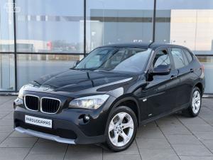 Melns BMW X1 2010 Panevēža, ar dzinēja tilpumu 2.00 L un nobraukumu 338 tūkst. km par 4950 €, foto  vietnē AUTOMOTO.COM.LV