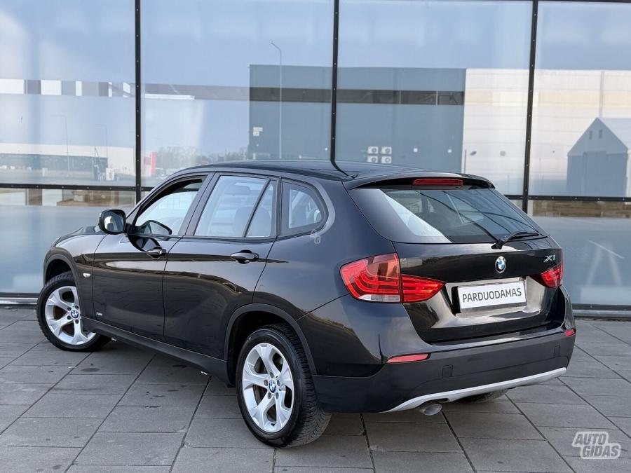 Melns BMW X1 2010 Panevēža, ar dzinēja tilpumu 2.00 L un nobraukumu 338 tūkst. km par 4950 €, foto 8 vietnē AUTOMOTO.COM.LV