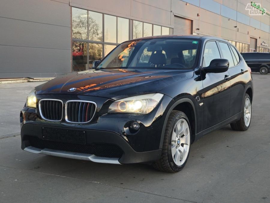 Black BMW X1 2010 in Panevezys, with an engine capacity of 2.00 L and mileage of 260 thousand km for 4800 €, photo 1 on AUTOMOTO.COM.LV