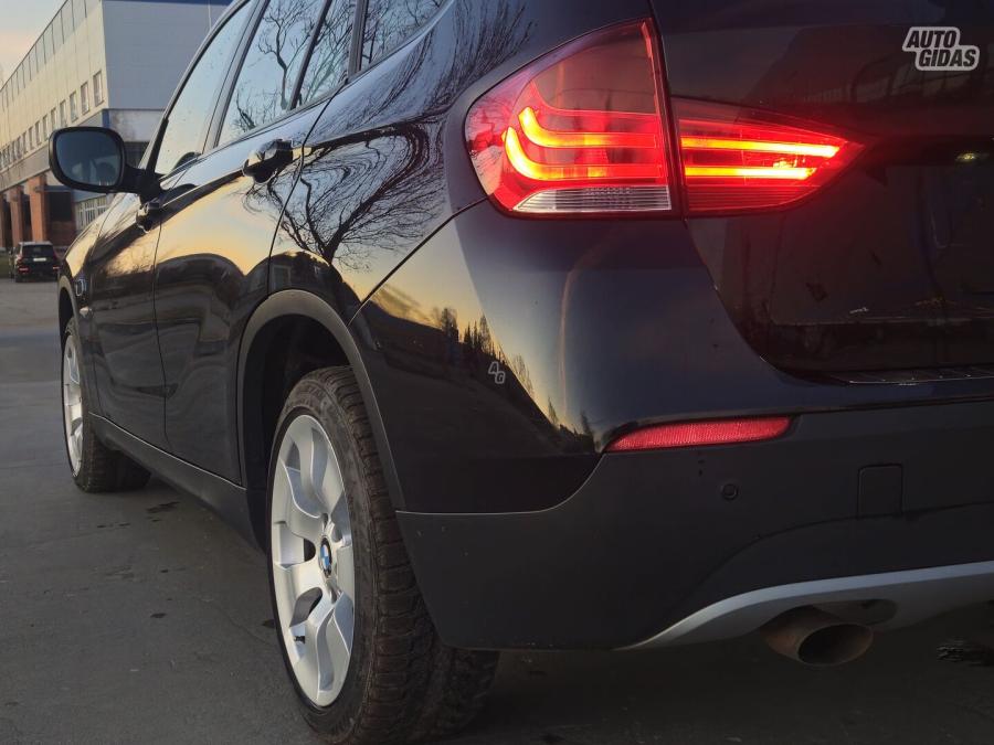 Black BMW X1 2010 in Panevezys, with an engine capacity of 2.00 L and mileage of 260 thousand km for 4800 €, photo 6 on AUTOMOTO.COM.LV