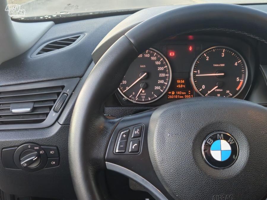 Black BMW X1 2010 in Panevezys, with an engine capacity of 2.00 L and mileage of 260 thousand km for 4800 €, photo 11 on AUTOMOTO.COM.LV