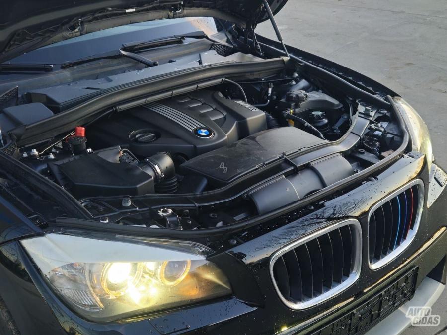 Black BMW X1 2010 in Panevezys, with an engine capacity of 2.00 L and mileage of 260 thousand km for 4800 €, photo 14 on AUTOMOTO.COM.LV