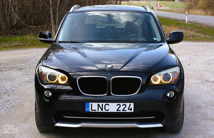 Black BMW X1 2010 in Petrikaiciai, with an engine capacity of 2.00 L and mileage of 278 thousand km for 6699 €, photo 5 on AUTOMOTO.COM.LV