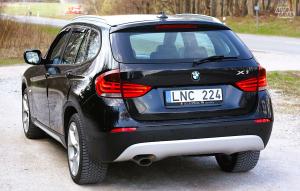 Black BMW X1 2010 in Petrikaiciai, with an engine capacity of 2.00 L and mileage of 278 thousand km for 6699 €, photo 13 on AUTOMOTO.COM.LV