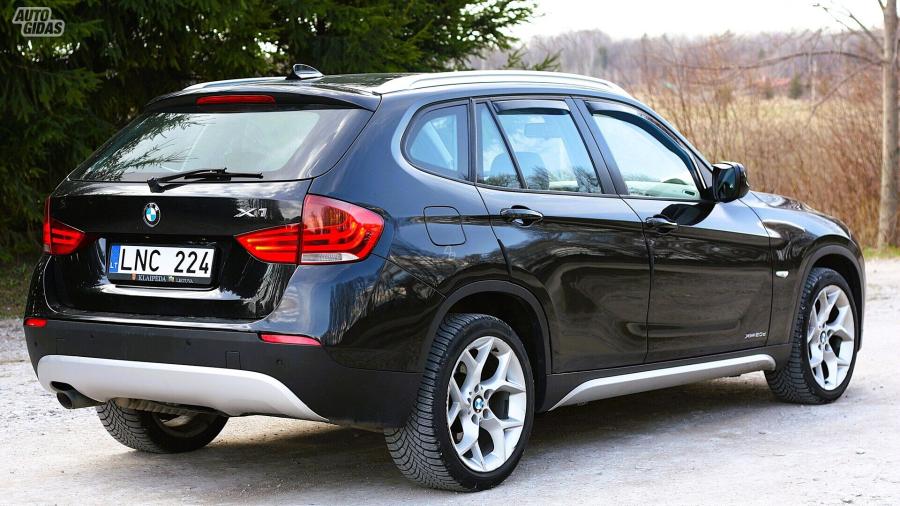 Black BMW X1 2010 in Petrikaiciai, with an engine capacity of 2.00 L and mileage of 278 thousand km for 6699 €, photo 16 on AUTOMOTO.COM.LV
