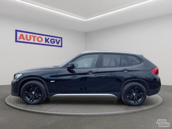 Black BMW X1 2010 in Vilnius, with an engine capacity of 2.00 L and mileage of 300 thousand km for 7999 €, photo 2 on AUTOMOTO.COM.LV