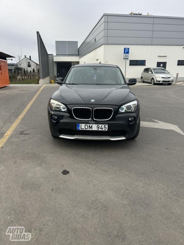 Melns BMW X1 2010 Kauņa, ar dzinēja tilpumu 2.00 L un nobraukumu 243 tūkst. km par 6300 €, foto 4 vietnē AUTOMOTO.COM.LV