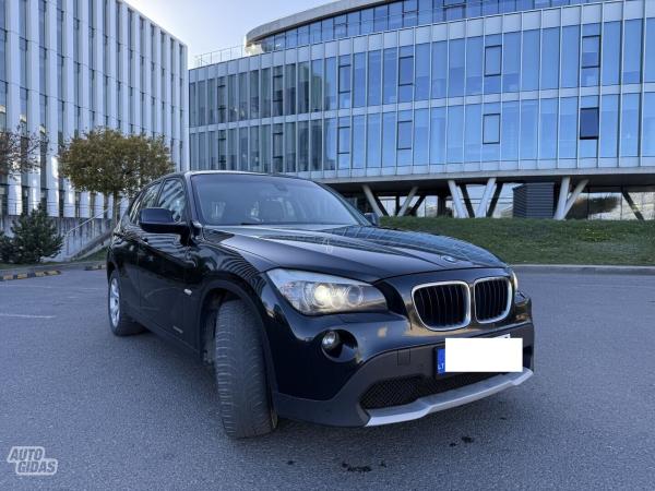 Черный БМВ Х1 2010 в Вильнюс, объемом двигателя 3.00 л и пробегом 301 тыс. км за 5000 €, фото 1 на AUTOMOTO.COM.LV