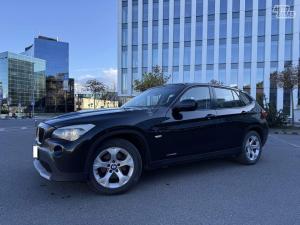 Black BMW X1 2010 in Vilnius, with an engine capacity of 3.00 L and mileage of 301 thousand km for 5000 €, photo 5 on AUTOMOTO.COM.LV