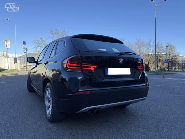 Black BMW X1 2010 in Vilnius, with an engine capacity of 3.00 L and mileage of 301 thousand km for 5000 €, photo 5 on AUTOMOTO.COM.LV