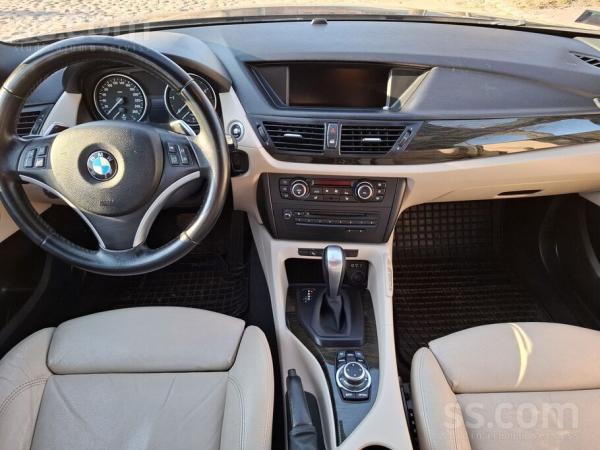 Black BMW X1 2010 in Jelgava, with an engine capacity of 2.00 L and mileage of 259 thousand km for 7800 €, photo 3 on AUTOMOTO.COM.LV