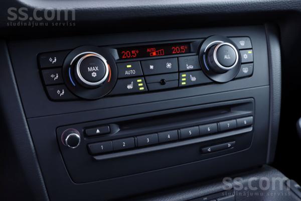 Black BMW X1 2010 in Tukums, with an engine capacity of 2.00 L and mileage of 365 thousand km for 5950 €, photo 9 on AUTOMOTO.COM.LV
