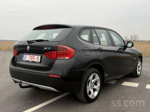 Melns BMW X1 2010 Liepāja, ar dzinēja tilpumu 2.00 L un nobraukumu 212 tūkst. km par 7400 €, foto 3 vietnē AUTOMOTO.COM.LV