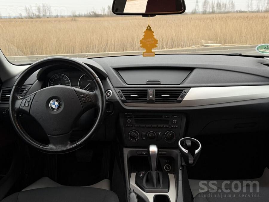 Melns BMW X1 2010 Liepāja, ar dzinēja tilpumu 2.00 L un nobraukumu 212 tūkst. km par 7400 €, foto 19 vietnē AUTOMOTO.COM.LV