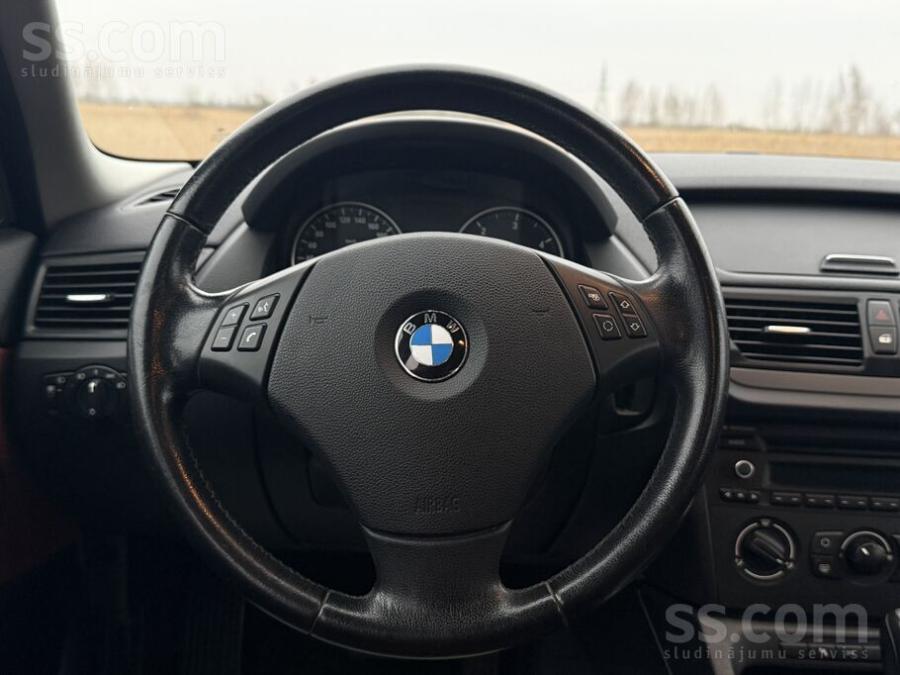 Melns BMW X1 2010 Liepāja, ar dzinēja tilpumu 2.00 L un nobraukumu 212 tūkst. km par 7400 €, foto 20 vietnē AUTOMOTO.COM.LV
