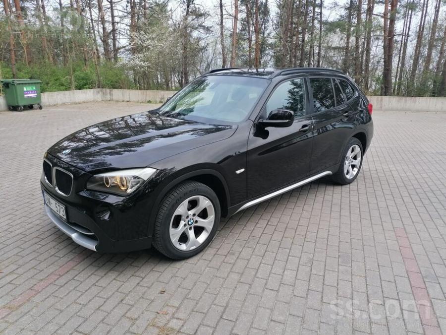 Black BMW X1 2010 in Jurmala, with an engine capacity of 2.00 L and mileage of 229 thousand km for 6750 €, photo 1 on AUTOMOTO.COM.LV