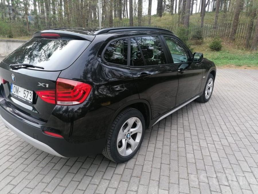 Black BMW X1 2010 in Jurmala, with an engine capacity of 2.00 L and mileage of 229 thousand km for 6750 €, photo 5 on AUTOMOTO.COM.LV