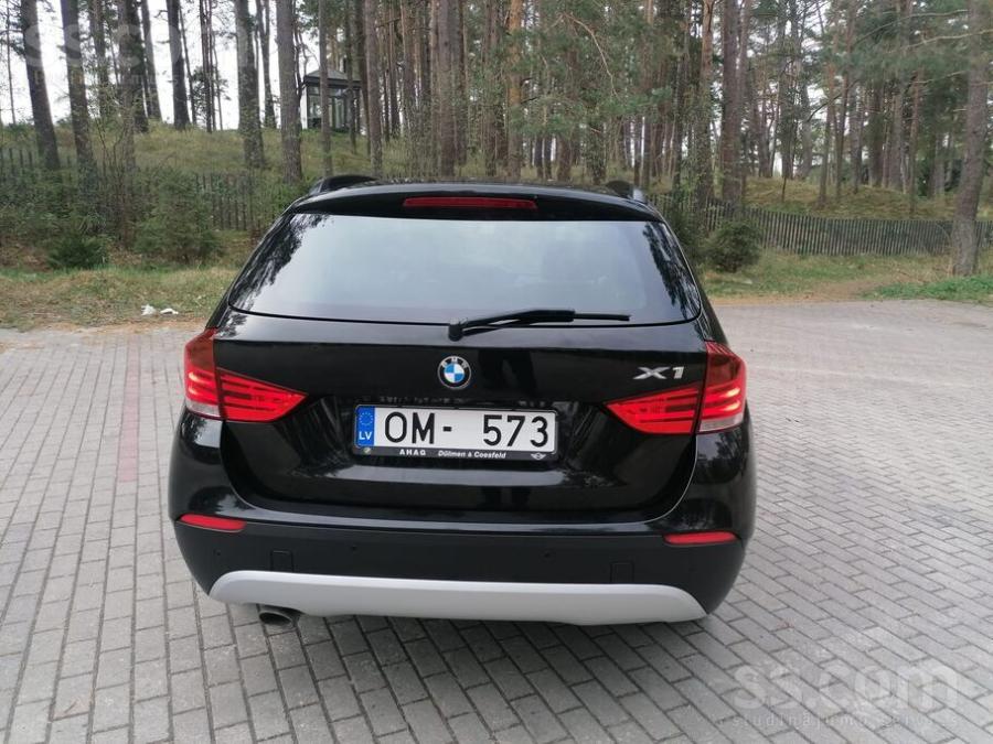 Black BMW X1 2010 in Jurmala, with an engine capacity of 2.00 L and mileage of 229 thousand km for 6750 €, photo 6 on AUTOMOTO.COM.LV