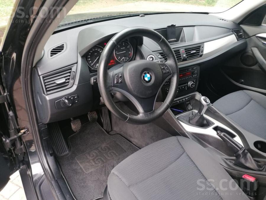 Black BMW X1 2010 in Jurmala, with an engine capacity of 2.00 L and mileage of 229 thousand km for 6750 €, photo 8 on AUTOMOTO.COM.LV