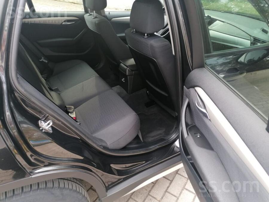 Black BMW X1 2010 in Jurmala, with an engine capacity of 2.00 L and mileage of 229 thousand km for 6750 €, photo 13 on AUTOMOTO.COM.LV