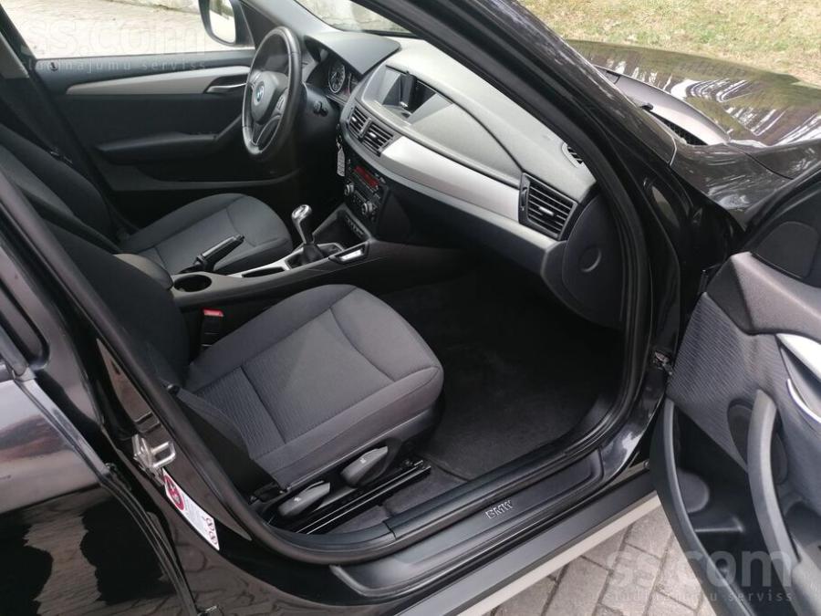 Black BMW X1 2010 in Jurmala, with an engine capacity of 2.00 L and mileage of 229 thousand km for 6750 €, photo 14 on AUTOMOTO.COM.LV