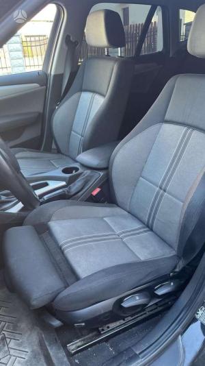 Black BMW X1 2010 in Silute, with an engine capacity of 2.00 L and mileage of 247 thousand km for 4700 €, photo 15 on AUTOMOTO.COM.LV