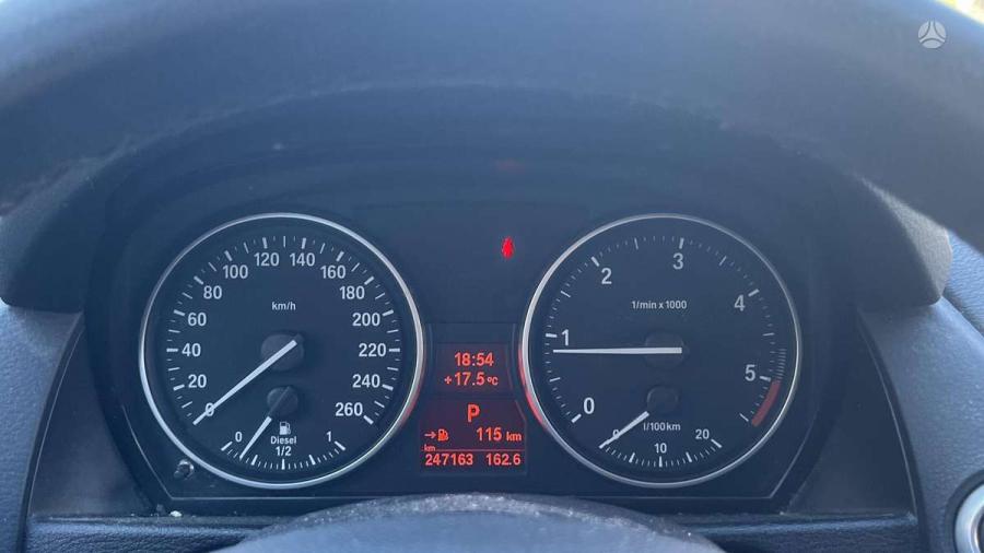 Black BMW X1 2010 in Silute, with an engine capacity of 2.00 L and mileage of 247 thousand km for 4700 €, photo 20 on AUTOMOTO.COM.LV