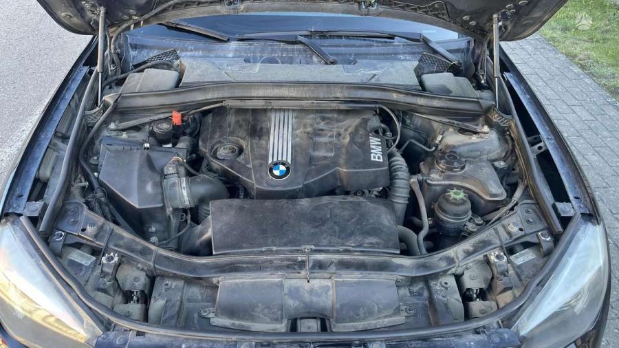 Black BMW X1 2010 in Silute, with an engine capacity of 2.00 L and mileage of 247 thousand km for 4700 €, photo 21 on AUTOMOTO.COM.LV