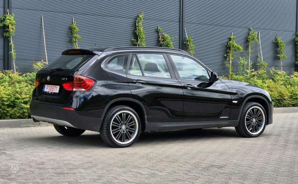 Melns BMW X1 2010 Viļņa, ar dzinēja tilpumu 2.00 L un nobraukumu 269 tūkst. km par 6500 €, foto 5 vietnē AUTOMOTO.COM.LV