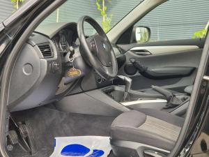 Black BMW X1 2010 in Vilnius, with an engine capacity of 2.00 L and mileage of 269 thousand km for 6500 €, photo 9 on AUTOMOTO.COM.LV